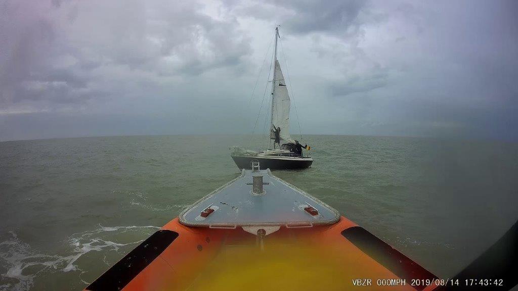 Zeilboot met motorpech | VBZR