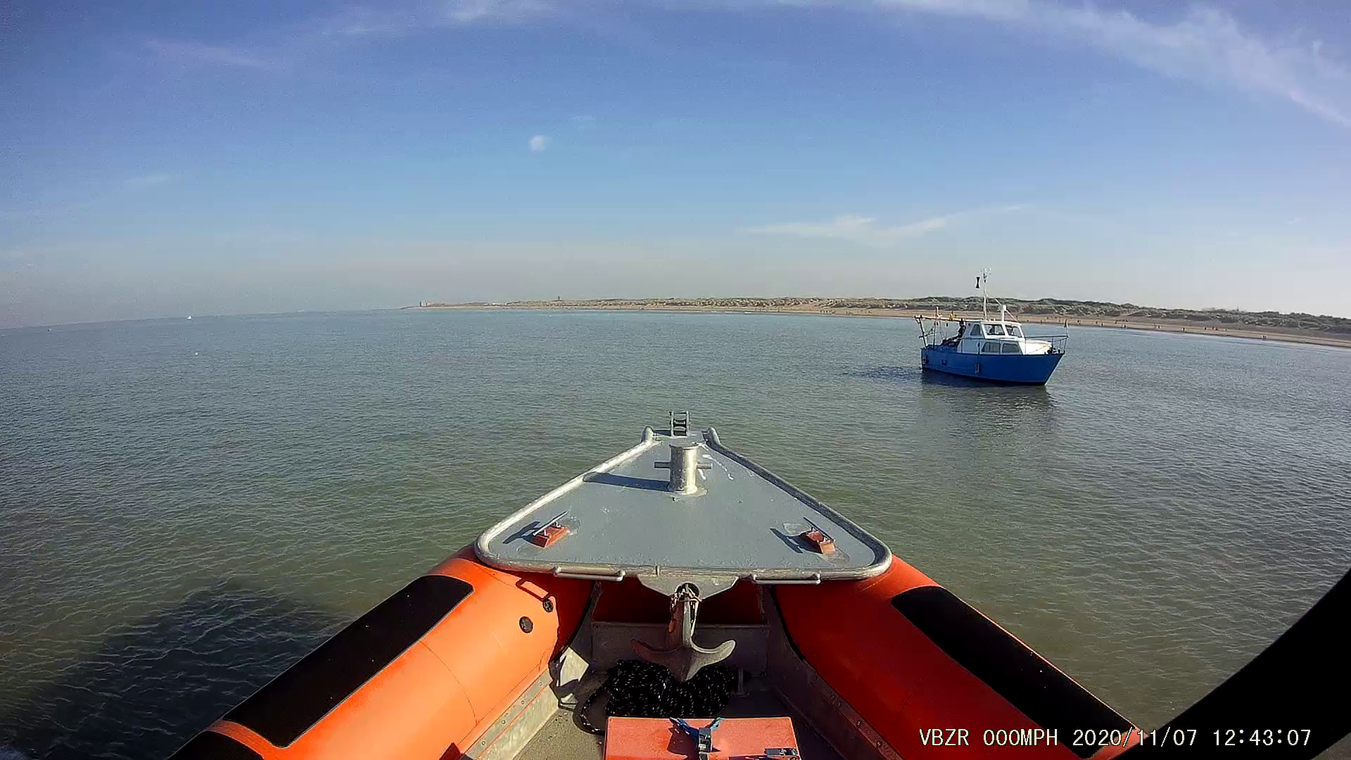 Visboot met een zwaarte in net | VBZR